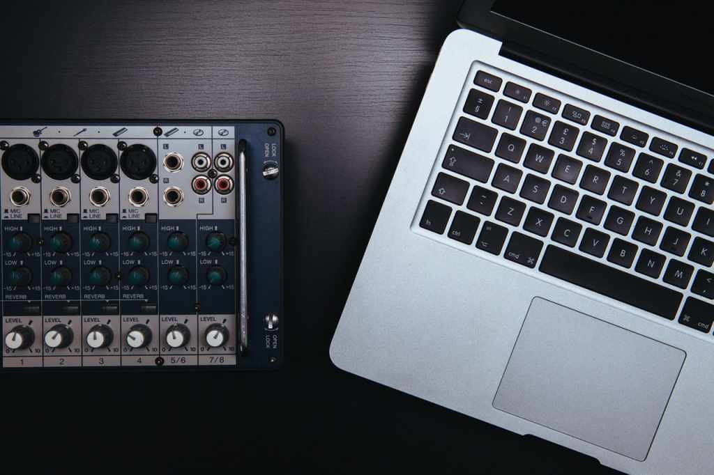 3 Convincing Reasons to Convert Analog Media to Digital Files ...